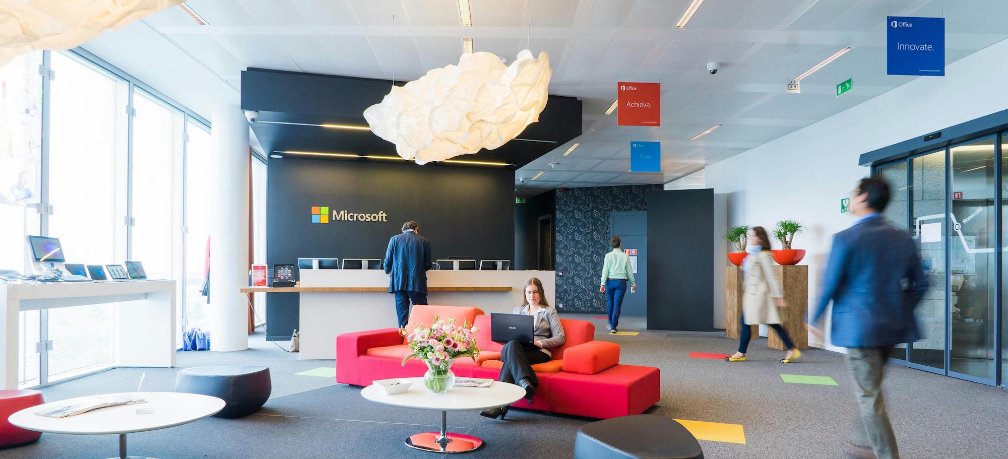 Trends in Reception Furniture: In & Out